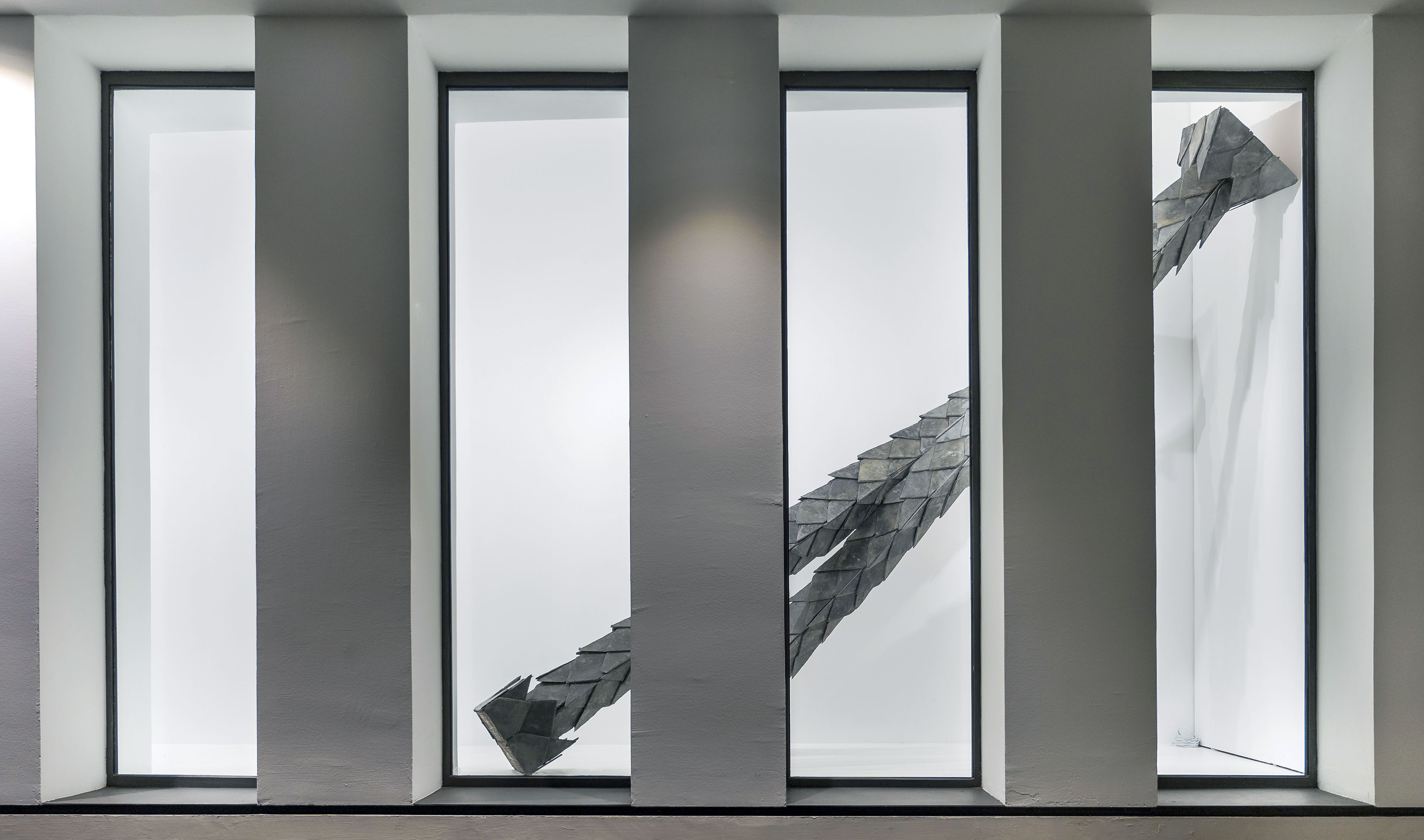 Schichten aus Schieferstein und Rüschenstoff: FABIAN REETZ erforscht ...